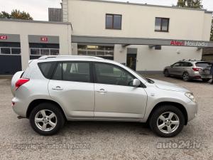 Pelēks Toyota RAV4 2007 Tartu, ar dzinēja tilpumu 2.20 L un nobraukumu 406 tūkst. km par 3500 €, foto 12 vietnē AUTOMOTO.COM.LV