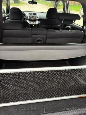 Pelēks Toyota RAV4 2007 Tartu, ar dzinēja tilpumu 2.20 L un nobraukumu 406 tūkst. km par 3500 €, foto 16 vietnē AUTOMOTO.COM.LV
