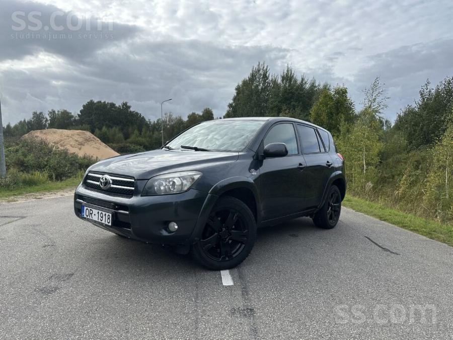 Pelēks Toyota RAV4 2007 Tukums, ar dzinēja tilpumu 2.20 L un nobraukumu 332 tūkst. km par 3250 €, foto 1 vietnē AUTOMOTO.COM.LV
