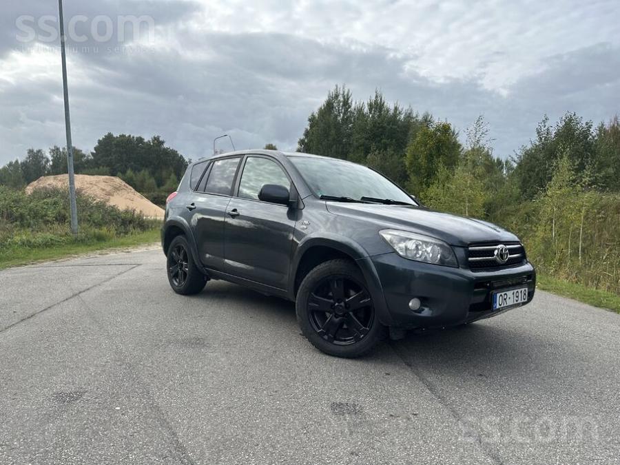 Pelēks Toyota RAV4 2007 Tukums, ar dzinēja tilpumu 2.20 L un nobraukumu 332 tūkst. km par 3250 €, foto 3 vietnē AUTOMOTO.COM.LV
