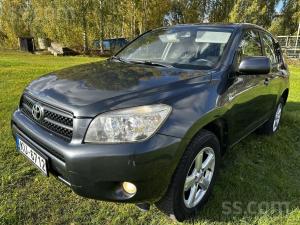 Серый Тойота РАВ 4 2007 в Даугавпилс, объемом двигателя 2.20 л и пробегом 312 тыс. км за 3300 €, фото 4 на AUTOMOTO.COM.LV