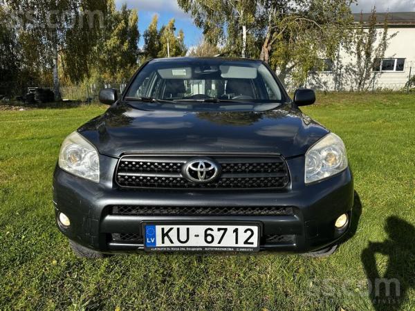 Pelēks Toyota RAV4 2007 Daugavpils, ar dzinēja tilpumu 2.20 L un nobraukumu 312 tūkst. km par 3300 €, foto 5 vietnē AUTOMOTO.COM.LV