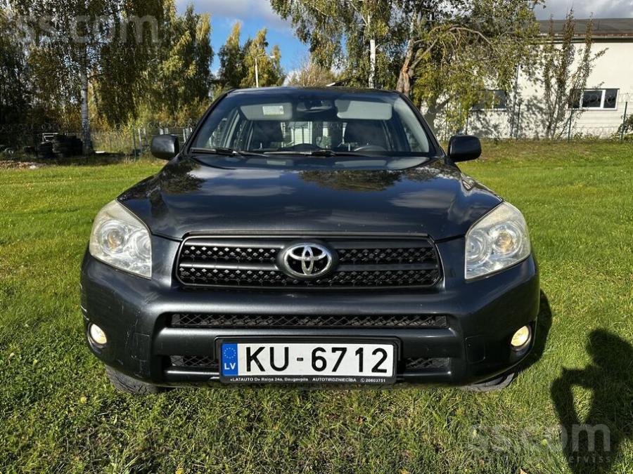 Pelēks Toyota RAV4 2007 Daugavpils, ar dzinēja tilpumu 2.20 L un nobraukumu 312 tūkst. km par 3300 €, foto 5 vietnē AUTOMOTO.COM.LV
