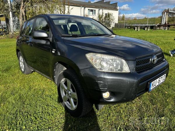 Pelēks Toyota RAV4 2007 Daugavpils, ar dzinēja tilpumu 2.20 L un nobraukumu 312 tūkst. km par 3300 €, foto 7 vietnē AUTOMOTO.COM.LV