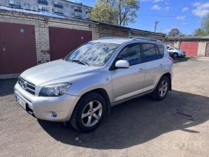 Pelēks Toyota RAV4 2008 Rīga, ar dzinēja tilpumu 2.20 L un nobraukumu 270 tūkst. km par 2600 €, foto 4 vietnē AUTOMOTO.COM.LV