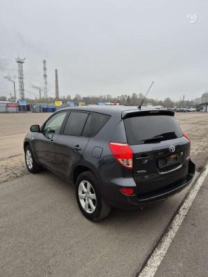 Grey Toyota RAV4 2008 in Panevezys, with an engine capacity of 2.00 L and mileage of 208 thousand km for 5150 €, photo 3 on AUTOMOTO.COM.LV
