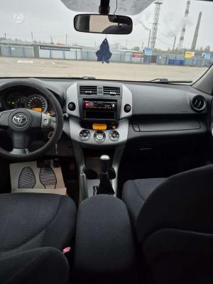 Grey Toyota RAV4 2008 in Panevezys, with an engine capacity of 2.00 L and mileage of 208 thousand km for 5150 €, photo 7 on AUTOMOTO.COM.LV