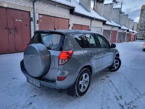 Grey Toyota RAV4 2008 in Alytus, with an engine capacity of 2.23 L and mileage of 262 thousand km for 3500 €, photo 3 on AUTOMOTO.COM.LV