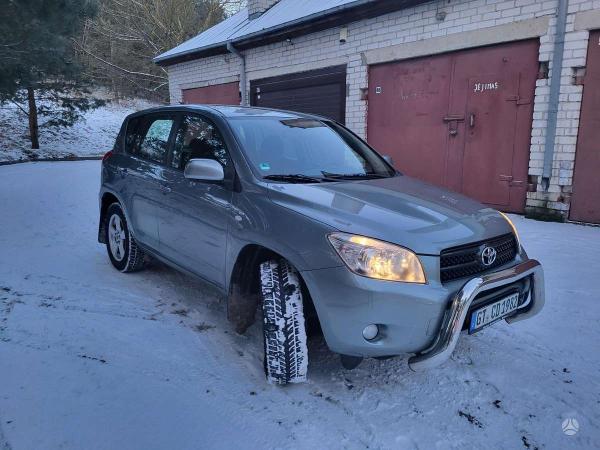 Grey Toyota RAV4 2008 in Alytus, with an engine capacity of 2.23 L and mileage of 262 thousand km for 3500 €, photo 4 on AUTOMOTO.COM.LV