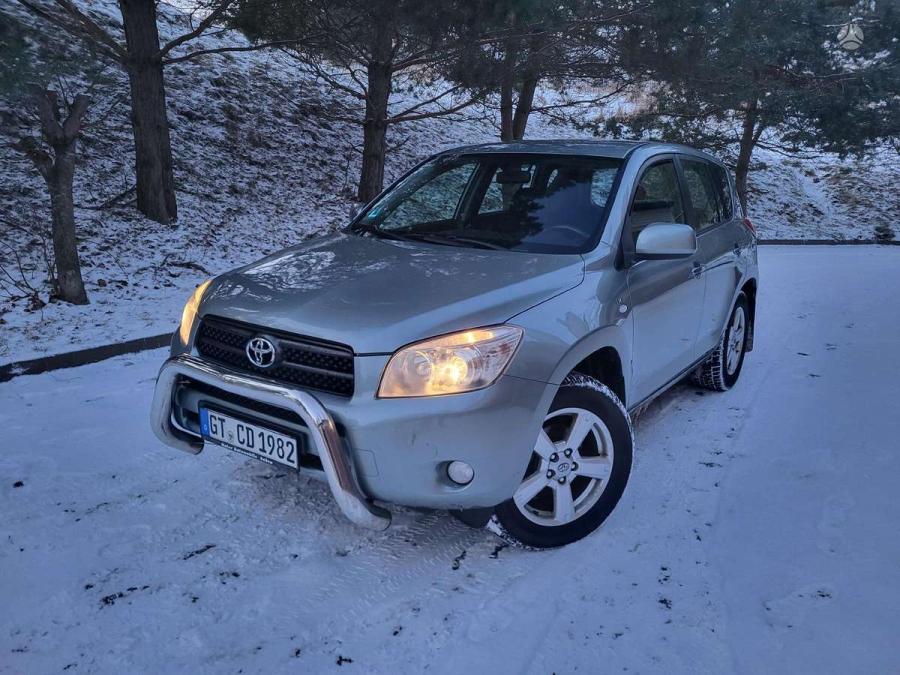 Grey Toyota RAV4 2008 in Alytus, with an engine capacity of 2.23 L and mileage of 262 thousand km for 3500 €, photo 5 on AUTOMOTO.COM.LV
