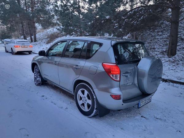Grey Toyota RAV4 2008 in Alytus, with an engine capacity of 2.23 L and mileage of 262 thousand km for 3500 €, photo 6 on AUTOMOTO.COM.LV