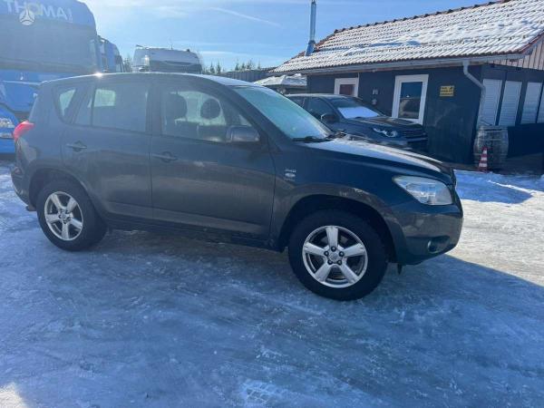 Grey Toyota RAV4 2008 in Panevezys, with an engine capacity of 2.23 L and mileage of 182 thousand km for 4700 €, photo 4 on AUTOMOTO.COM.LV