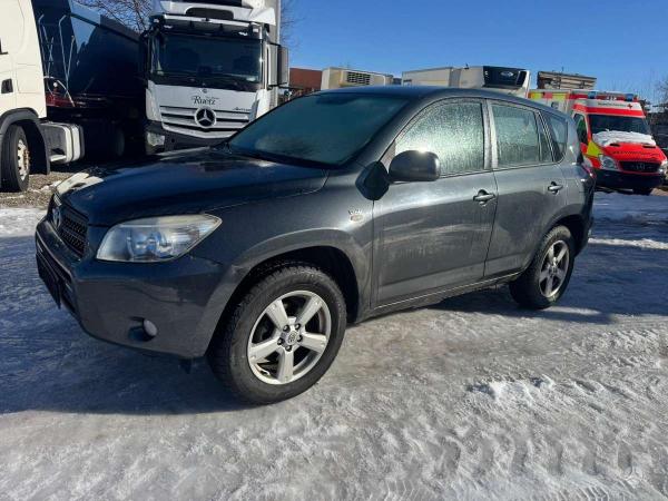 Grey Toyota RAV4 2008 in Panevezys, with an engine capacity of 2.23 L and mileage of 182 thousand km for 4700 €, photo 10 on AUTOMOTO.COM.LV