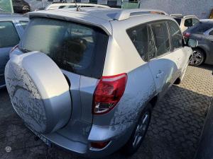 Grey Toyota RAV4 2008 in Siauliai, with an engine capacity of 2.23 L and mileage of 180 thousand km for 5200 €, photo 5 on AUTOMOTO.COM.LV