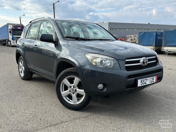 Pelēks Toyota RAV4 2008 Marijampole, ar dzinēja tilpumu 2.20 L un nobraukumu 280 tūkst. km par 2999 €, foto 1 vietnē AUTOMOTO.COM.LV