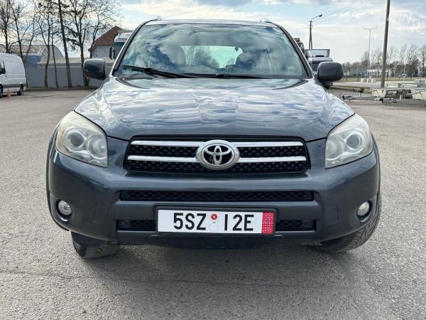 Pelēks Toyota RAV4 2008 Marijampole, ar dzinēja tilpumu 2.20 L un nobraukumu 280 tūkst. km par 2999 €, foto 2 vietnē AUTOMOTO.COM.LV