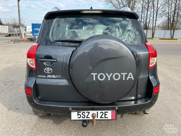 Pelēks Toyota RAV4 2008 Marijampole, ar dzinēja tilpumu 2.20 L un nobraukumu 280 tūkst. km par 2999 €, foto 6 vietnē AUTOMOTO.COM.LV