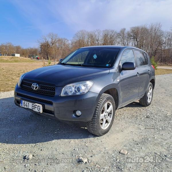 Pelēks Toyota RAV4 2008 Rakvere, ar dzinēja tilpumu 2.20 L un nobraukumu 244 tūkst. km par 4900 €, foto 1 vietnē AUTOMOTO.COM.LV