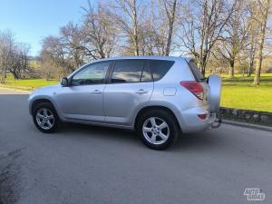 Pelēks Toyota RAV4 2008 Šauļi, ar dzinēja tilpumu 2.20 L un nobraukumu 290 tūkst. km par 4250 €, foto 5 vietnē AUTOMOTO.COM.LV