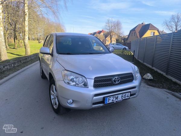 Grey Toyota RAV4 2008 in Siauliai, with an engine capacity of 2.20 L and mileage of 290 thousand km for 4250 €, photo 9 on AUTOMOTO.COM.LV