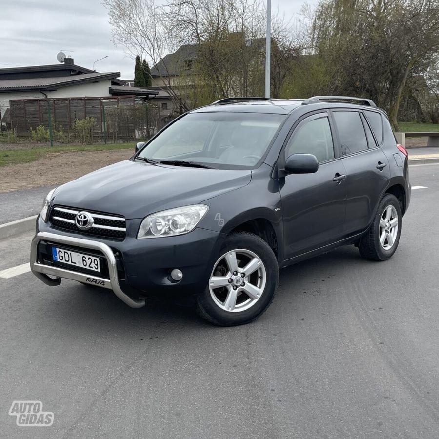 Pelēks Toyota RAV4 2008 Šauļi, ar dzinēja tilpumu 2.20 L un nobraukumu 220 tūkst. km par 3999 €, foto 1 vietnē AUTOMOTO.COM.LV