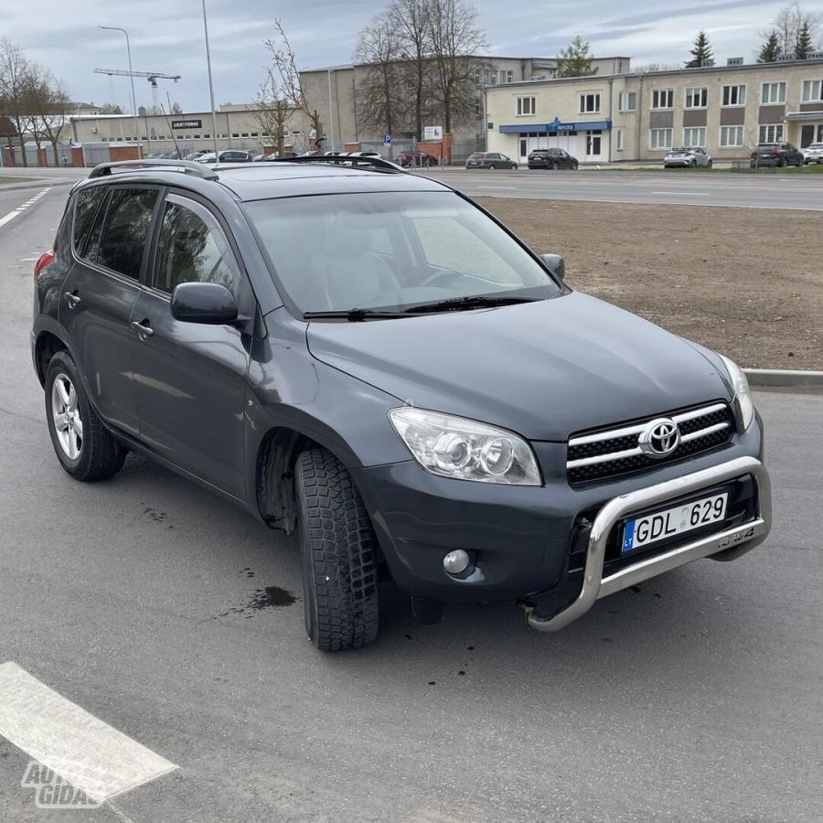 Pelēks Toyota RAV4 2008 Šauļi, ar dzinēja tilpumu 2.20 L un nobraukumu 220 tūkst. km par 3999 €, foto 8 vietnē AUTOMOTO.COM.LV