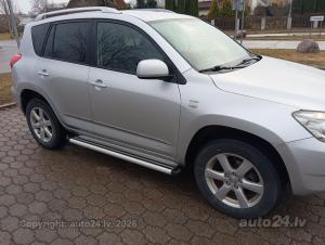 Серый Тойота РАВ 4 2008 в Йыхви, объемом двигателя 2.20 л и пробегом 319 тыс. км за 4500 €, фото 6 на AUTOMOTO.COM.LV