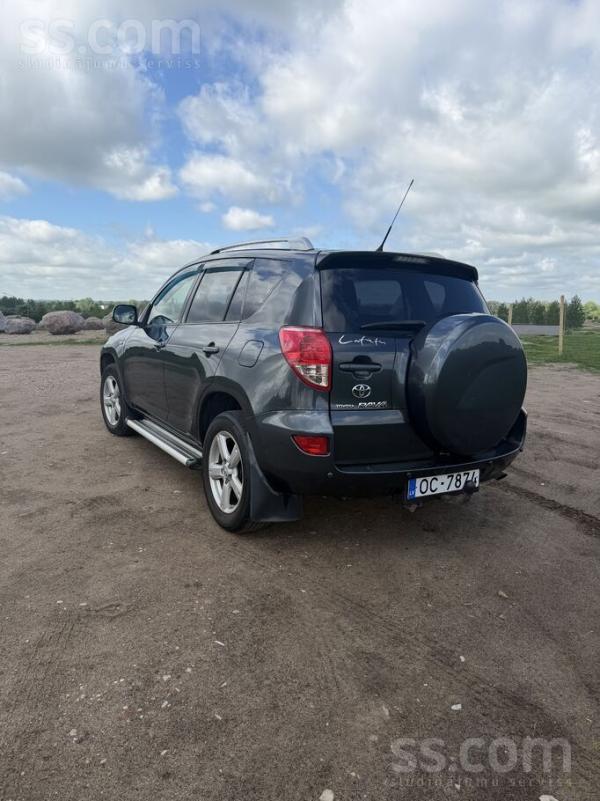Pelēks Toyota RAV4 2008 Daugavpils, ar dzinēja tilpumu 2.20 L un nobraukumu 400 tūkst. km par 4100 €, foto 6 vietnē AUTOMOTO.COM.LV