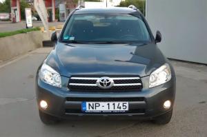 Grey Toyota RAV4 2008 in Jekabpils, with an engine capacity of 2.20 L and mileage of 227 thousand km for 7400 €, photo 5 on AUTOMOTO.COM.LV