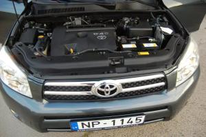 Grey Toyota RAV4 2008 in Jekabpils, with an engine capacity of 2.20 L and mileage of 227 thousand km for 7400 €, photo 15 on AUTOMOTO.COM.LV