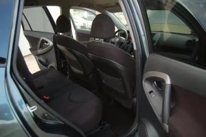 Grey Toyota RAV4 2008 in Jekabpils, with an engine capacity of 2.20 L and mileage of 227 thousand km for 7400 €, photo 19 on AUTOMOTO.COM.LV