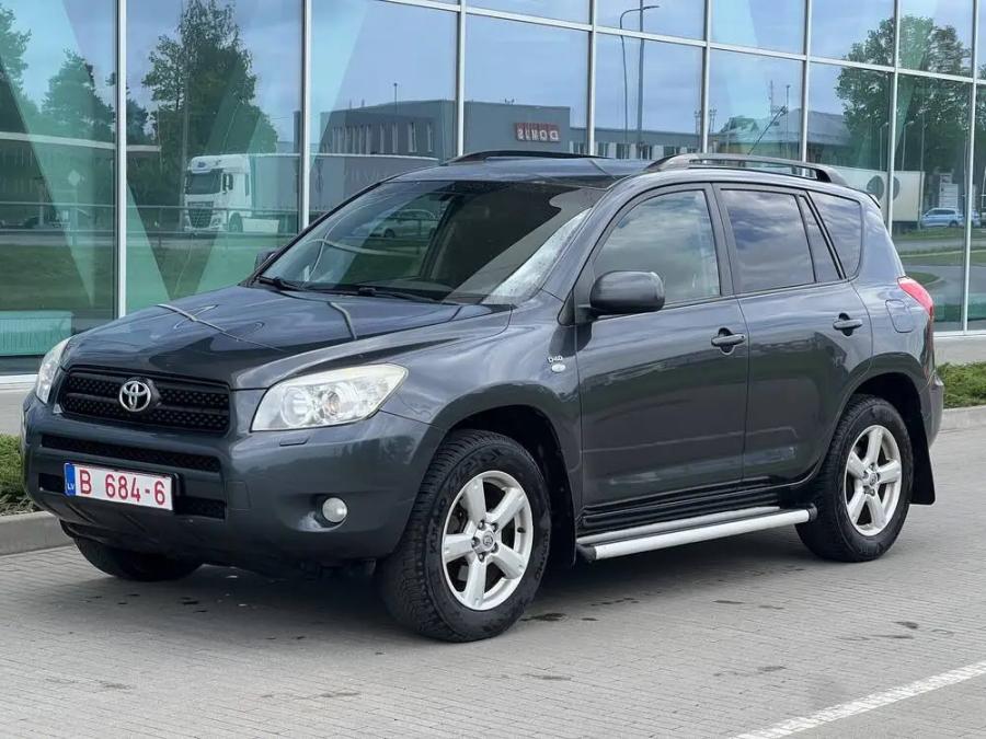 Pelēks Toyota RAV4 2008 Rēzekne, ar dzinēja tilpumu 2.20 L un nobraukumu 275 tūkst. km par 3950 €, foto 3 vietnē AUTOMOTO.COM.LV