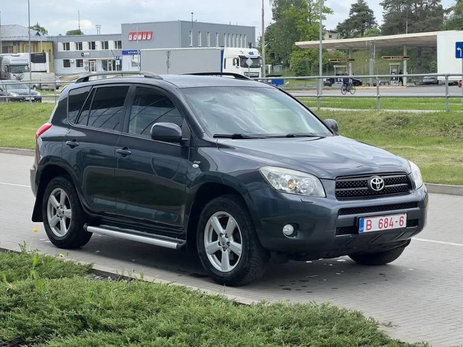 Pelēks Toyota RAV4 2008 Rēzekne, ar dzinēja tilpumu 2.20 L un nobraukumu 275 tūkst. km par 3950 €, foto 4 vietnē AUTOMOTO.COM.LV