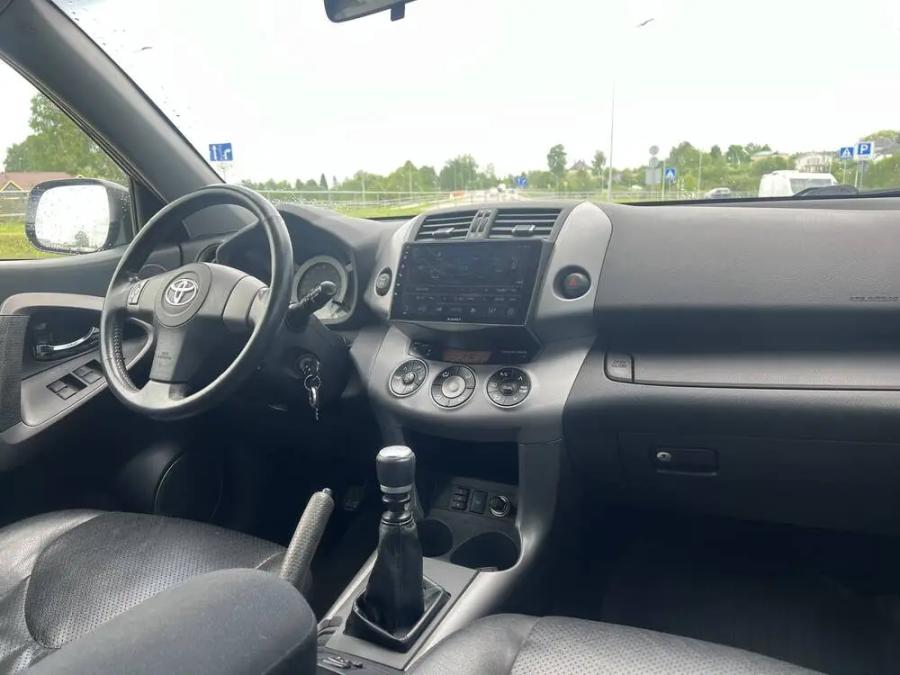 Pelēks Toyota RAV4 2008 Rēzekne, ar dzinēja tilpumu 2.20 L un nobraukumu 275 tūkst. km par 3950 €, foto 11 vietnē AUTOMOTO.COM.LV