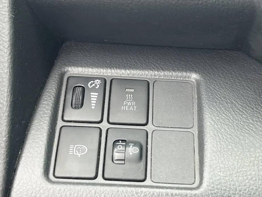 Pelēks Toyota RAV4 2008 Rēzekne, ar dzinēja tilpumu 2.20 L un nobraukumu 275 tūkst. km par 3950 €, foto 17 vietnē AUTOMOTO.COM.LV