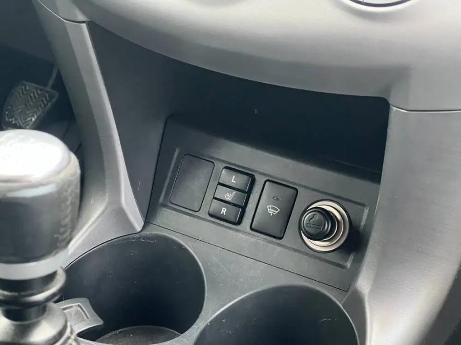Pelēks Toyota RAV4 2008 Rēzekne, ar dzinēja tilpumu 2.20 L un nobraukumu 275 tūkst. km par 3950 €, foto 19 vietnē AUTOMOTO.COM.LV