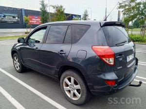 Pelēks Toyota RAV4 2008 Rīga, ar dzinēja tilpumu 2.20 L un nobraukumu 253 tūkst. km par 4300 €, foto 4 vietnē AUTOMOTO.COM.LV