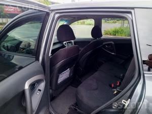 Pelēks Toyota RAV4 2008 Rīga, ar dzinēja tilpumu 2.20 L un nobraukumu 253 tūkst. km par 4300 €, foto 7 vietnē AUTOMOTO.COM.LV