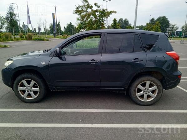 Pelēks Toyota RAV4 2008 Rīga, ar dzinēja tilpumu 2.20 L un nobraukumu 253 tūkst. km par 4300 €, foto 7 vietnē AUTOMOTO.COM.LV