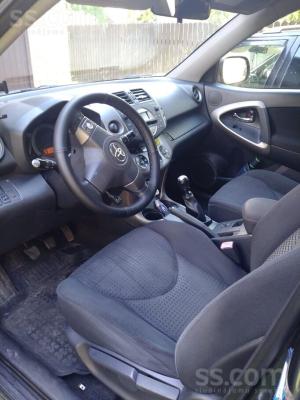 Grey Toyota RAV4 2008 in Riga, with an engine capacity of 2.20 L and mileage of 313 thousand km for 52000 €, photo 7 on AUTOMOTO.COM.LV
