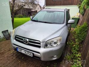 Grey Toyota RAV4 2008 in Valmiera, with an engine capacity of 2.20 L and mileage of 261 thousand km for 3350 €, photo 6 on AUTOMOTO.COM.LV