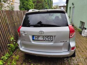 Grey Toyota RAV4 2008 in Valmiera, with an engine capacity of 2.20 L and mileage of 261 thousand km for 3350 €, photo 7 on AUTOMOTO.COM.LV