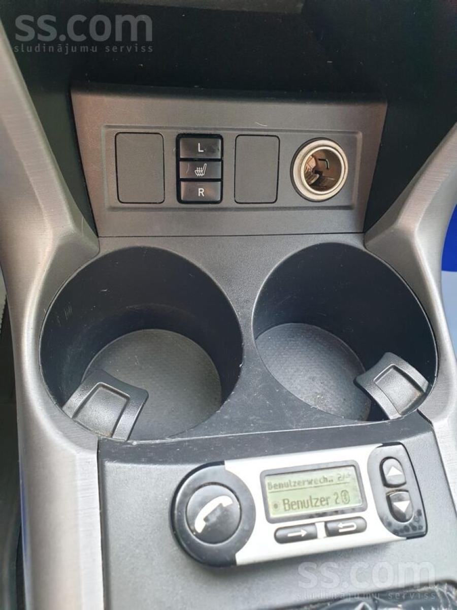 Pelēks Toyota RAV4 2008 Cēsis, ar dzinēja tilpumu 2.20 L un nobraukumu 0 tūkst. km par 5900 €, foto 11 vietnē AUTOMOTO.COM.LV