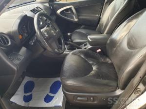 Pelēks Toyota RAV4 2008 Cēsis, ar dzinēja tilpumu 2.20 L un nobraukumu 0 tūkst. km par 5900 €, foto 16 vietnē AUTOMOTO.COM.LV