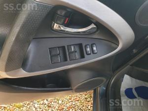 Pelēks Toyota RAV4 2008 Cēsis, ar dzinēja tilpumu 2.20 L un nobraukumu 0 tūkst. km par 5900 €, foto 18 vietnē AUTOMOTO.COM.LV