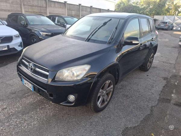 Grey Toyota RAV4 2009 in Siauliai, with an engine capacity of 2.23 L and mileage of 213 thousand km for 5400 €, photo 3 on AUTOMOTO.COM.LV