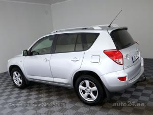Pelēks Toyota RAV4 2009 Tallina, ar dzinēja tilpumu 2.00 L un nobraukumu 151 tūkst. km par 5499 €, foto 4 vietnē AUTOMOTO.COM.LV
