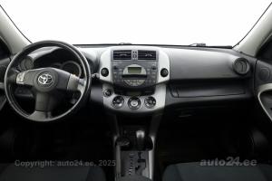 Pelēks Toyota RAV4 2009 Tallina, ar dzinēja tilpumu 2.00 L un nobraukumu 151 tūkst. km par 5499 €, foto 5 vietnē AUTOMOTO.COM.LV