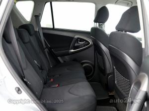 Pelēks Toyota RAV4 2009 Tallina, ar dzinēja tilpumu 2.00 L un nobraukumu 151 tūkst. km par 5499 €, foto 7 vietnē AUTOMOTO.COM.LV