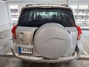 Grey Toyota RAV4 2009 in Vilnius, with an engine capacity of 2.40 L and mileage of 170 thousand km for 5499 €, photo 4 on AUTOMOTO.COM.LV